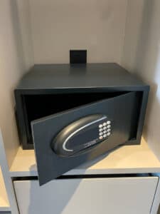 7 Quick Methods To Open a Lock Box Without a Key – Immediately Locksmith